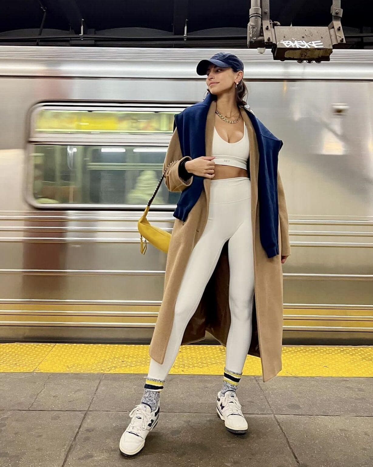 10 Cute and Sporty Athletic Outfit Ideas For Women - Purfect Sunday